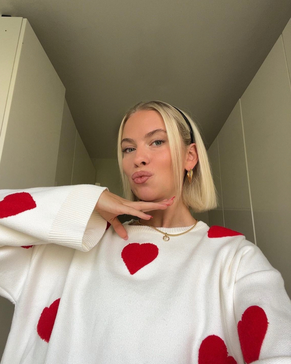 Modelo 'All Hearts' Oversized Sweater – luxevintage